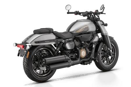 QJMOTOR SRV 250 Libero AMT: Cruiser V-Twin Tanpa Tuas Kopling
